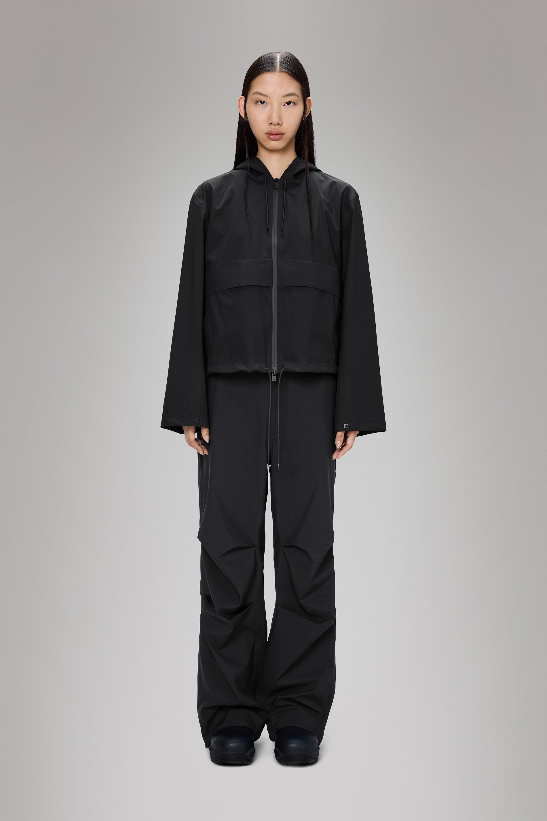 Rains® Black Suva Hardshell Short String W Jacket för 2 499 kr | Fri Frakt