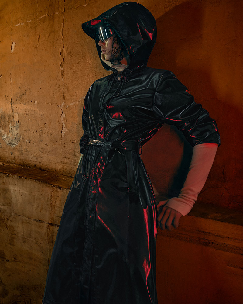 Rains Officiell Webbshop | Vattentäta ytterkläder och väskor